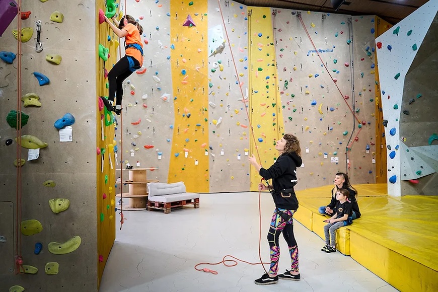 Klettern, Bouldern und Functional Fitness in der Monkey Factory ...